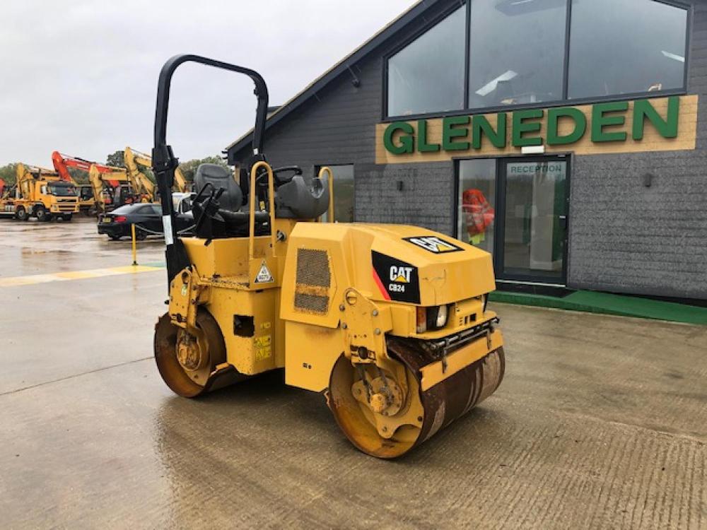 CATERPILLAR CB24 - Gleneden